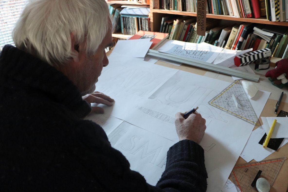 Jos Geusens (67) van leerkracht naar letterkapper: “Nog geen seconde ...